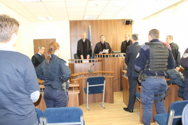 Fatos Rizvanolli dënohet me 7 vite burgim për rekrutim për terrorizëm ...