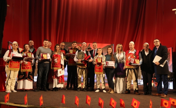 Rifat Berisha, fitues i festivalit “Rapsodia Shqiptare” - Kulturë ...